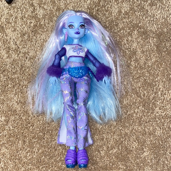 monster high | Toys | Monster High Abbey Bominable Yeti Doll G3 | Poshmark